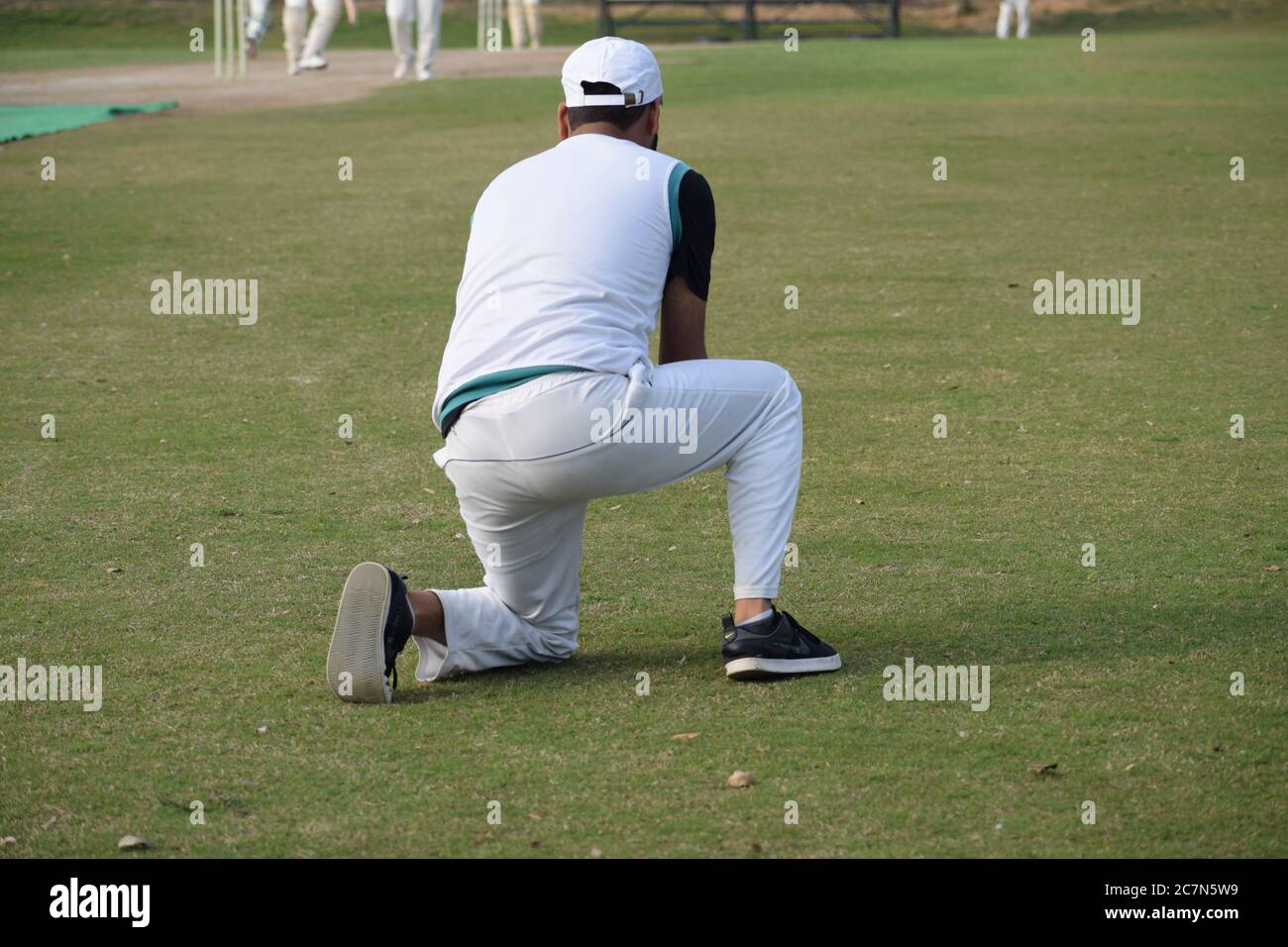 Cricket player full uniform hi-res stock photography and images - Alamy