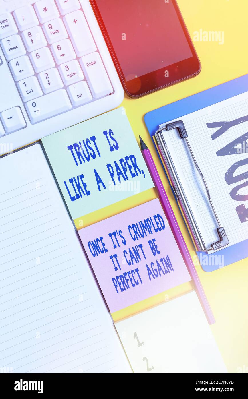 Writing on crumbled paper hi-res stock photography and images - Alamy