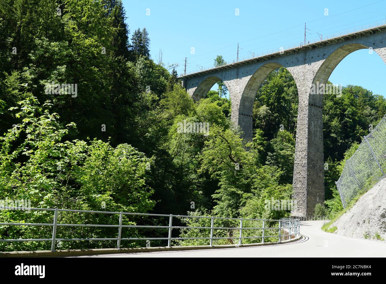 Viaduct or aqueduct hi-res stock photography and images - Alamy
