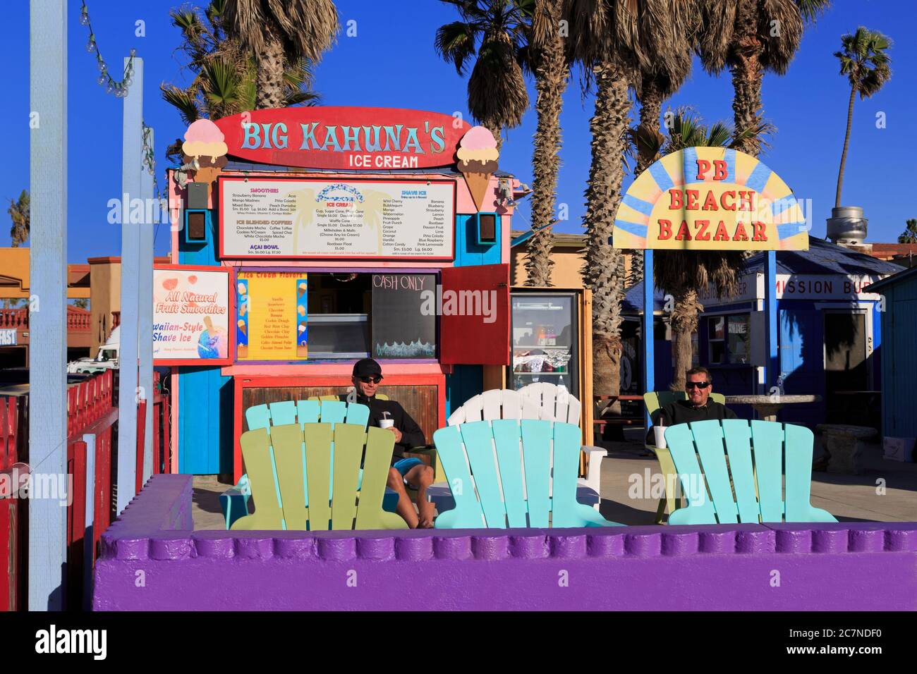 Beach bazaar hi-res stock photography and images - Alamy