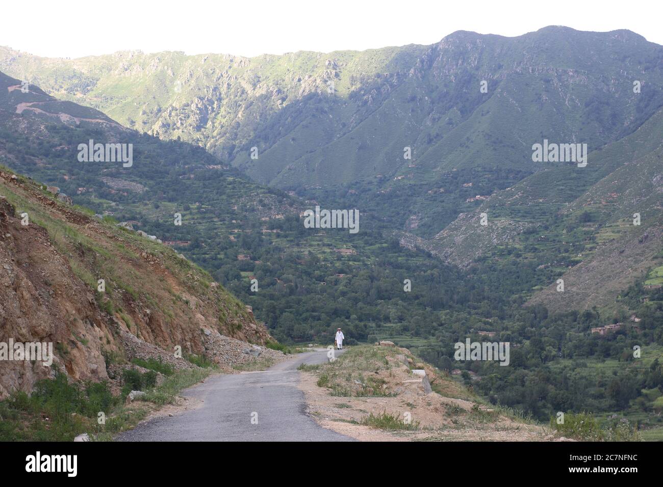 Pakistan mountain road hi-res stock photography and images - Alamy