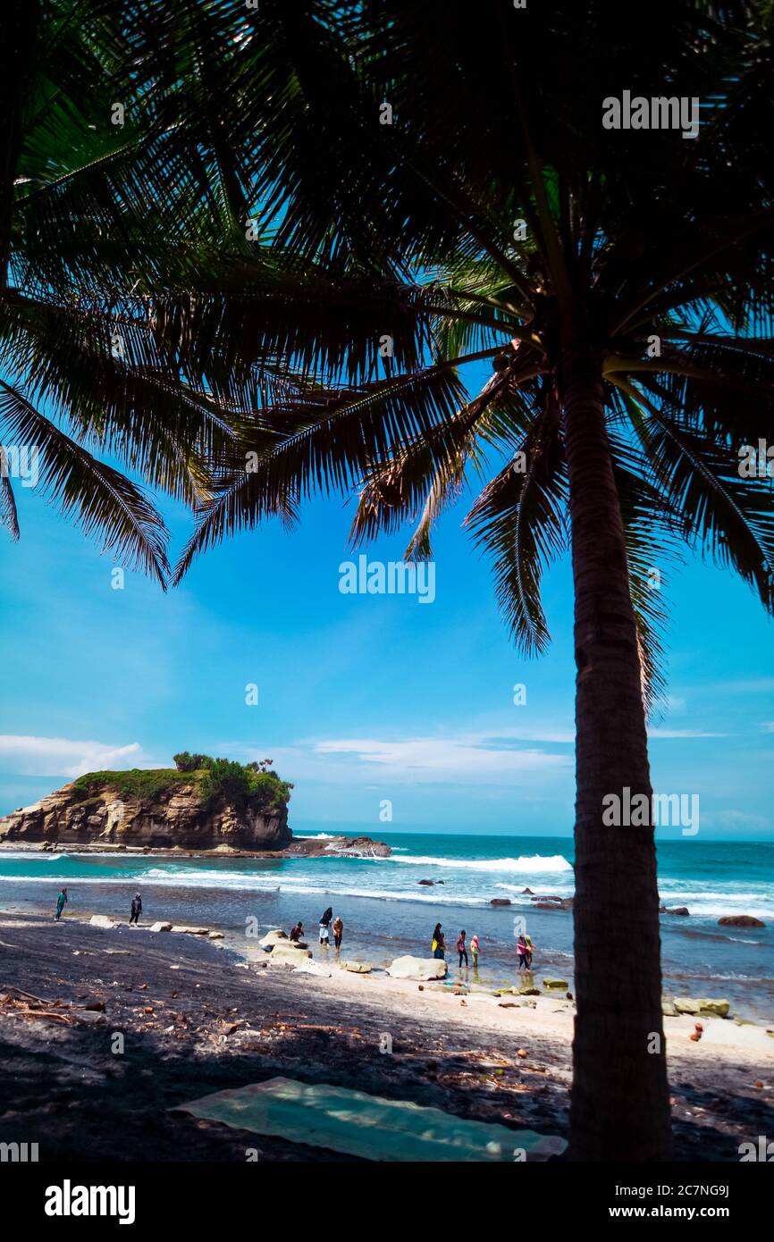 Coral stones hi-res stock photography and images - Alamy