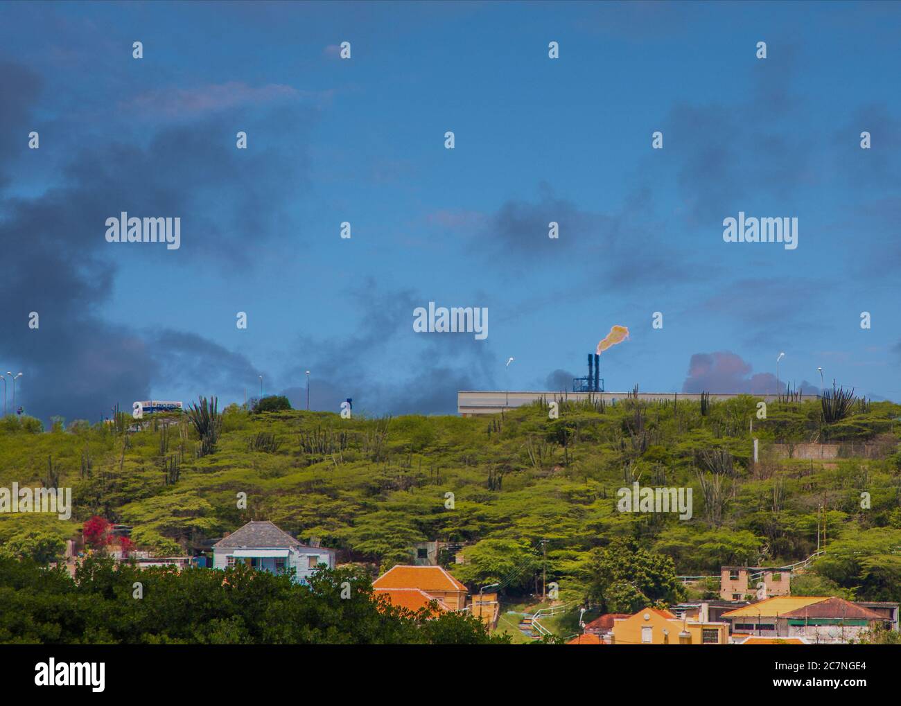 Oil refinery caribbean hi-res stock photography and images - Alamy