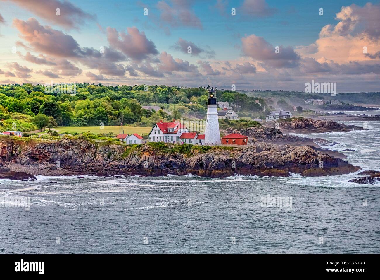 Lighthouse at the coast at dusk hi-res stock photography and images - Alamy