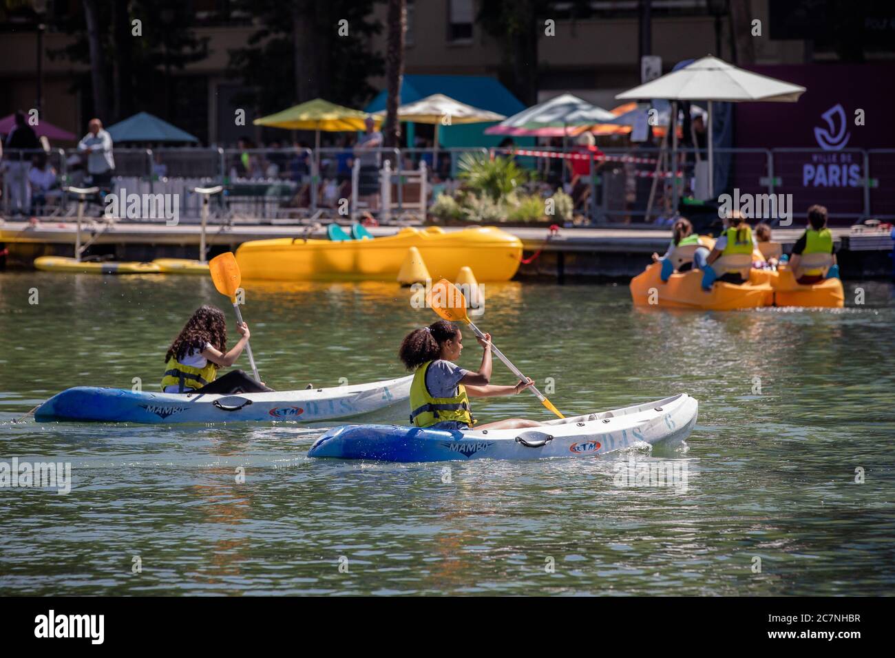 Paris, France. 18th July, 2020. People enjoy kayaking on the Bassin de ...