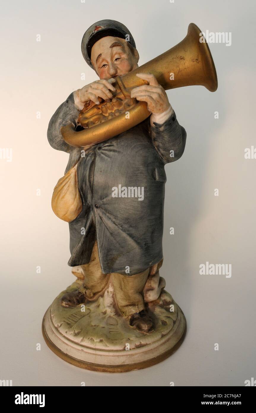 Figure playing an instrument hi-res stock photography and images - Alamy