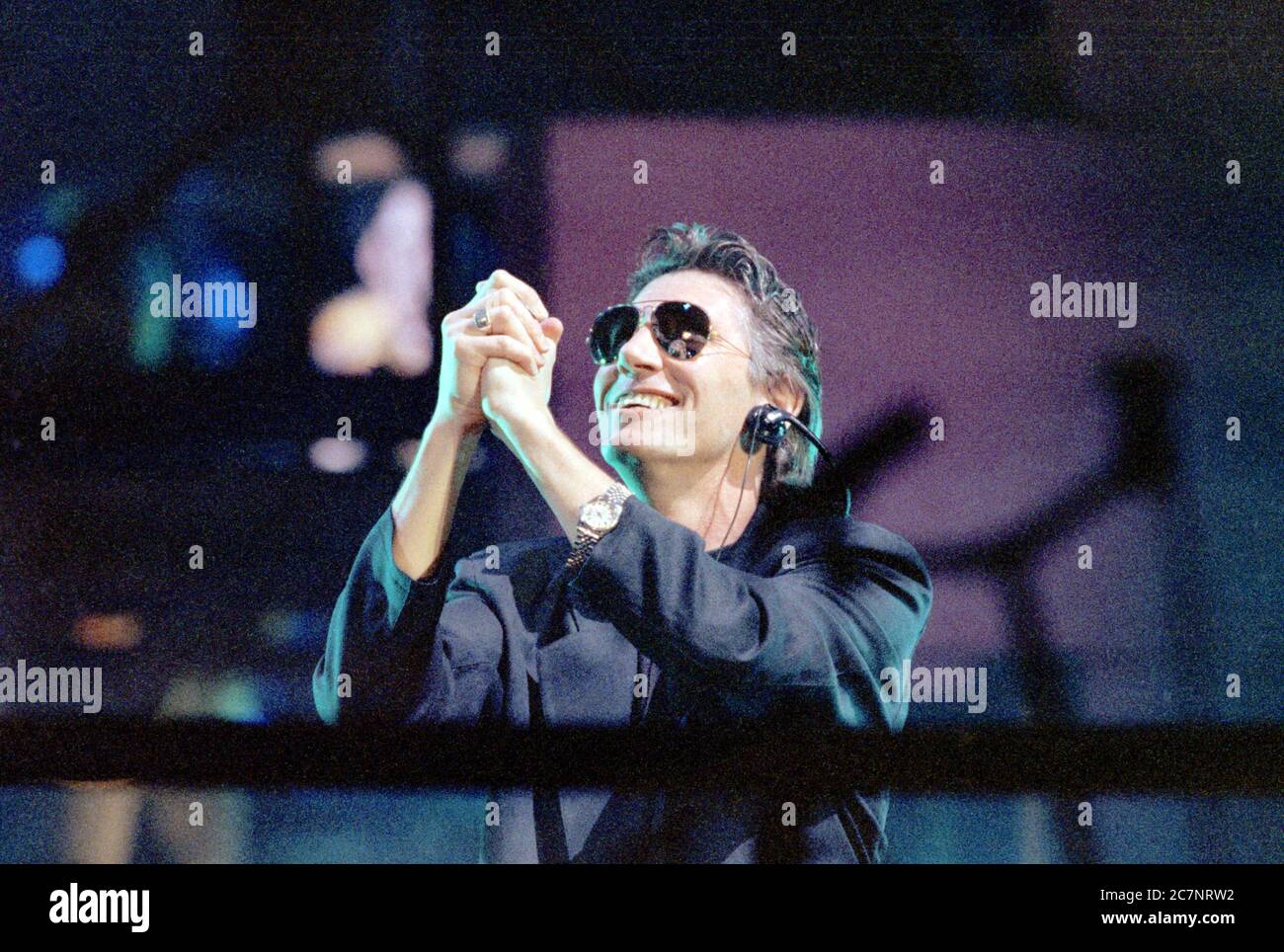 FILED - 21 July 1990, Berlin: Roger Waters, ex-bassist of the British ...