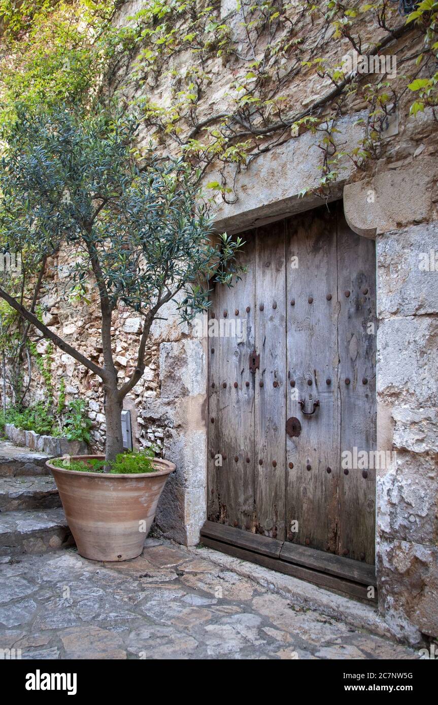 BEGUR, SPAIN - Apr 11, 2017: House of the village of Begur on the Costa ...