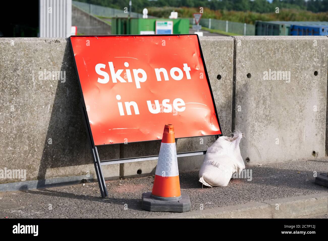 Hospital bins waste hi-res stock photography and images - Alamy