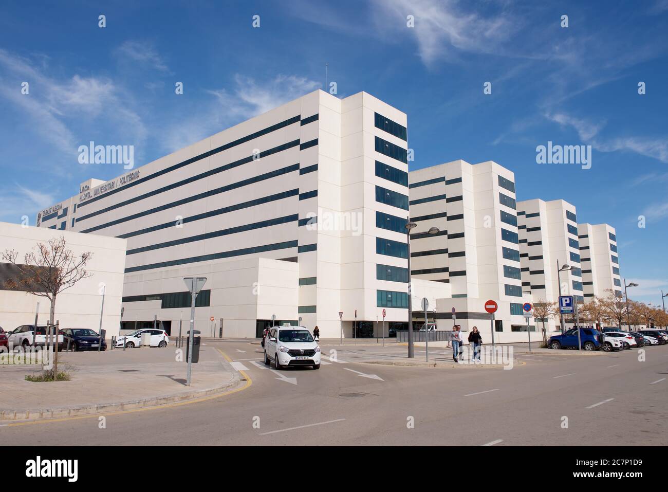 Hospital universitario de valencia hi-res stock photography and images ...