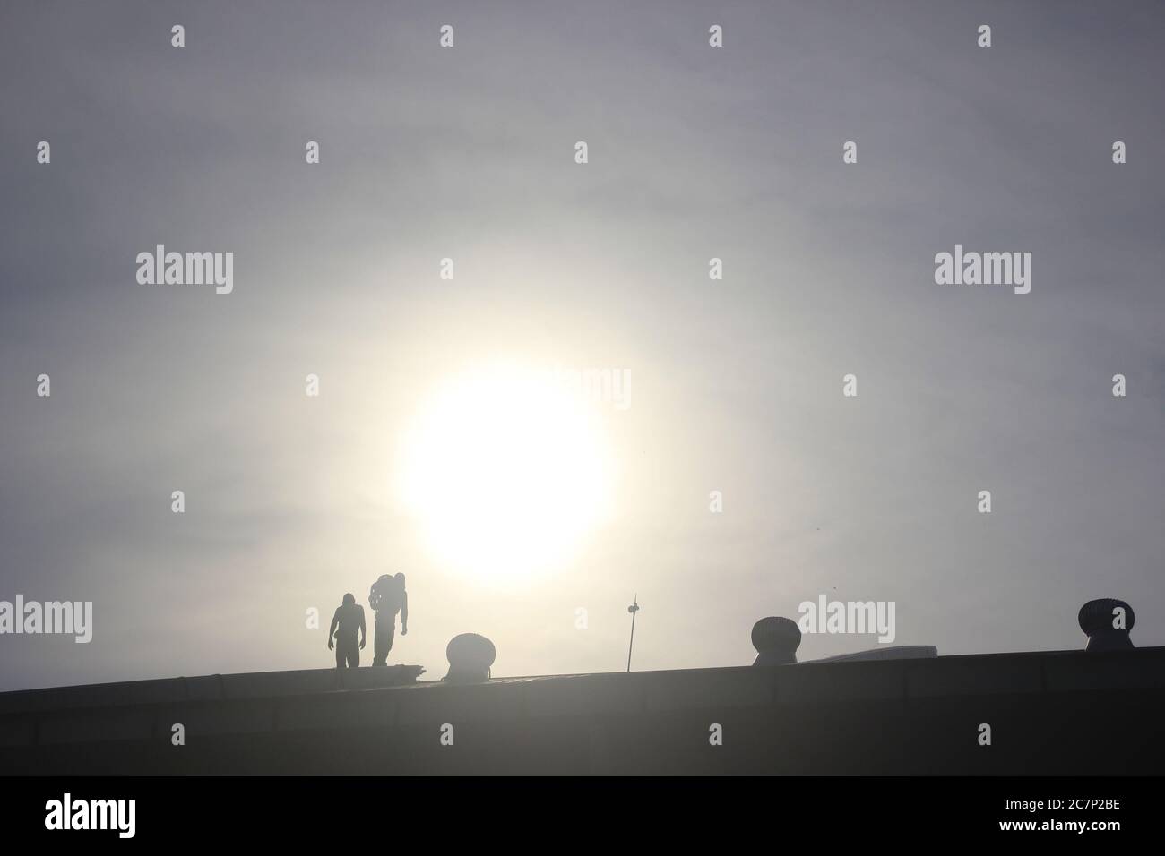 Working in hot sun hi-res stock photography and images - Alamy