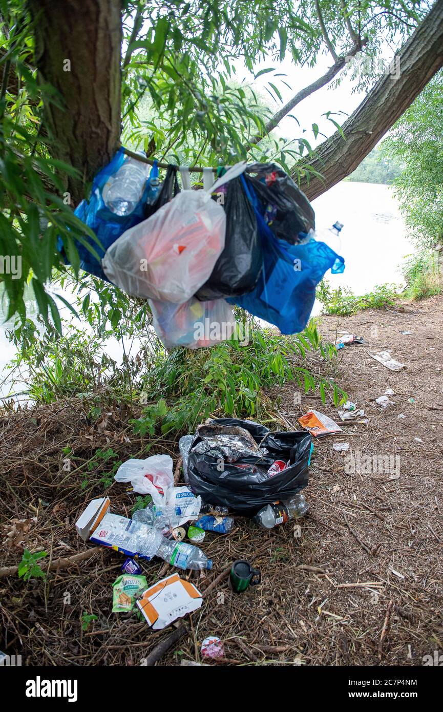 Leaving parties hi-res stock photography and images - Alamy