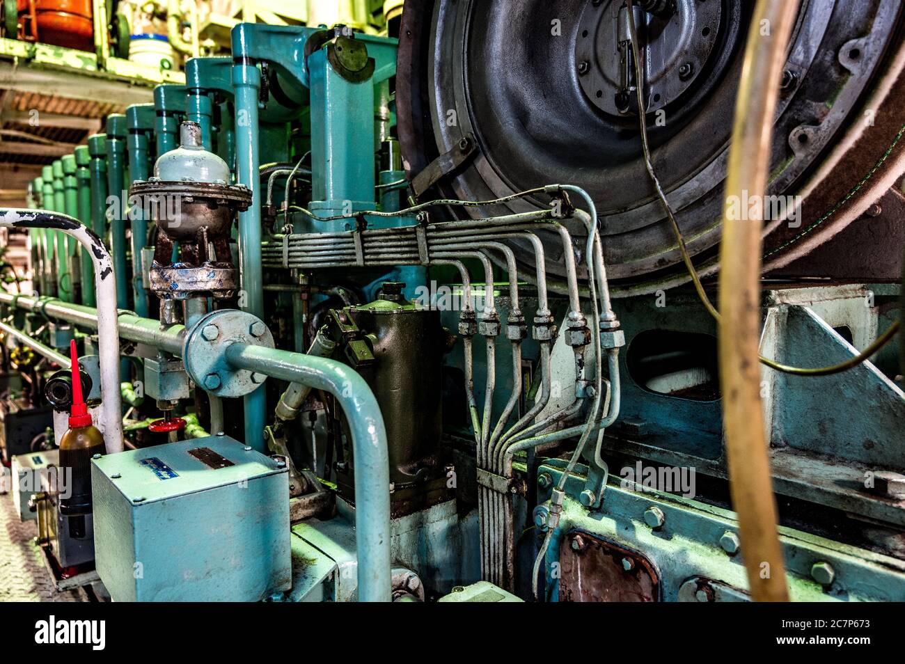 White boat black engine hi-res stock photography and images - Alamy