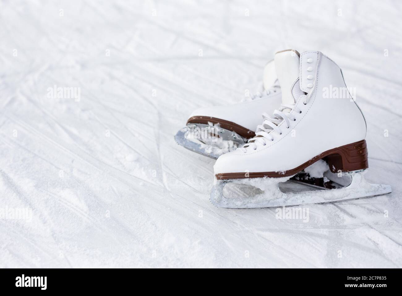 Skate blade marks hi-res stock photography and images - Alamy