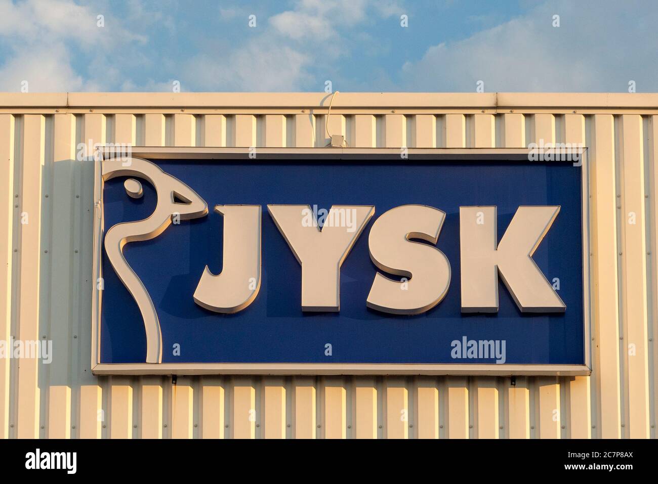 Sign logo shopfront hi-res stock photography and images - Alamy