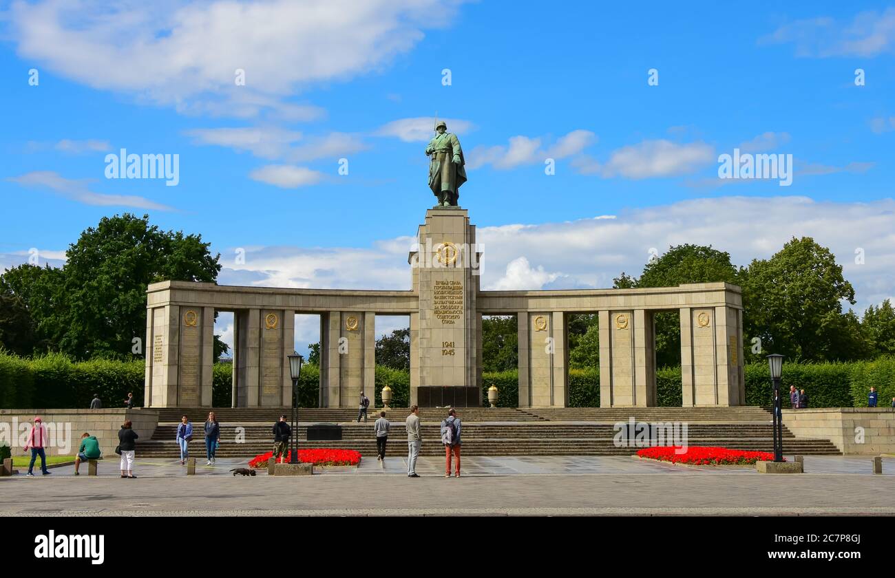 Soviet Monument High Resolution Stock Photography and Images - Alamy