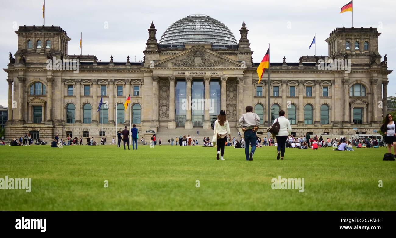 Federal houses of parliament hi-res stock photography and images - Alamy