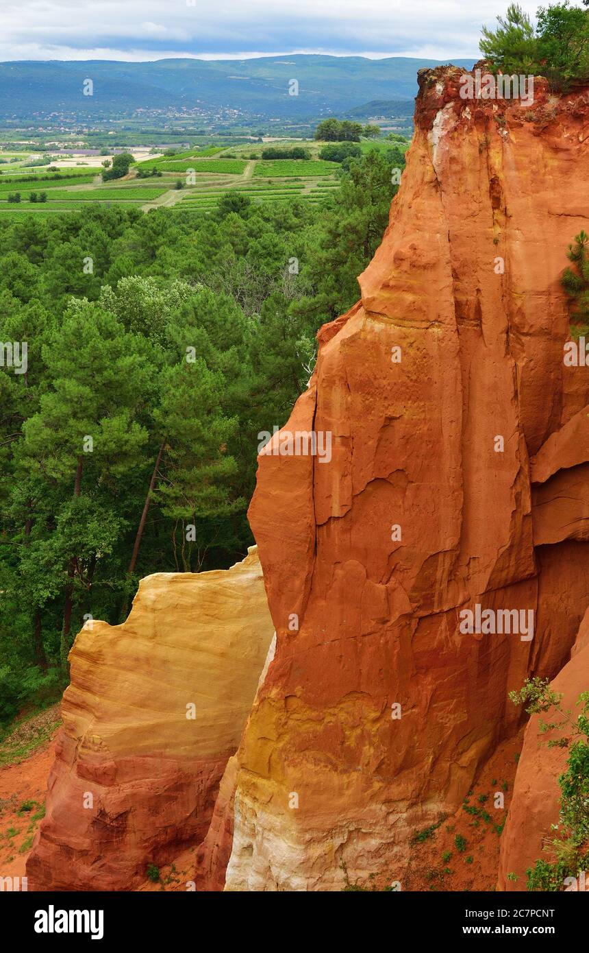 Red rocks around village of Roussillon, Provence, France Stock Photo ...