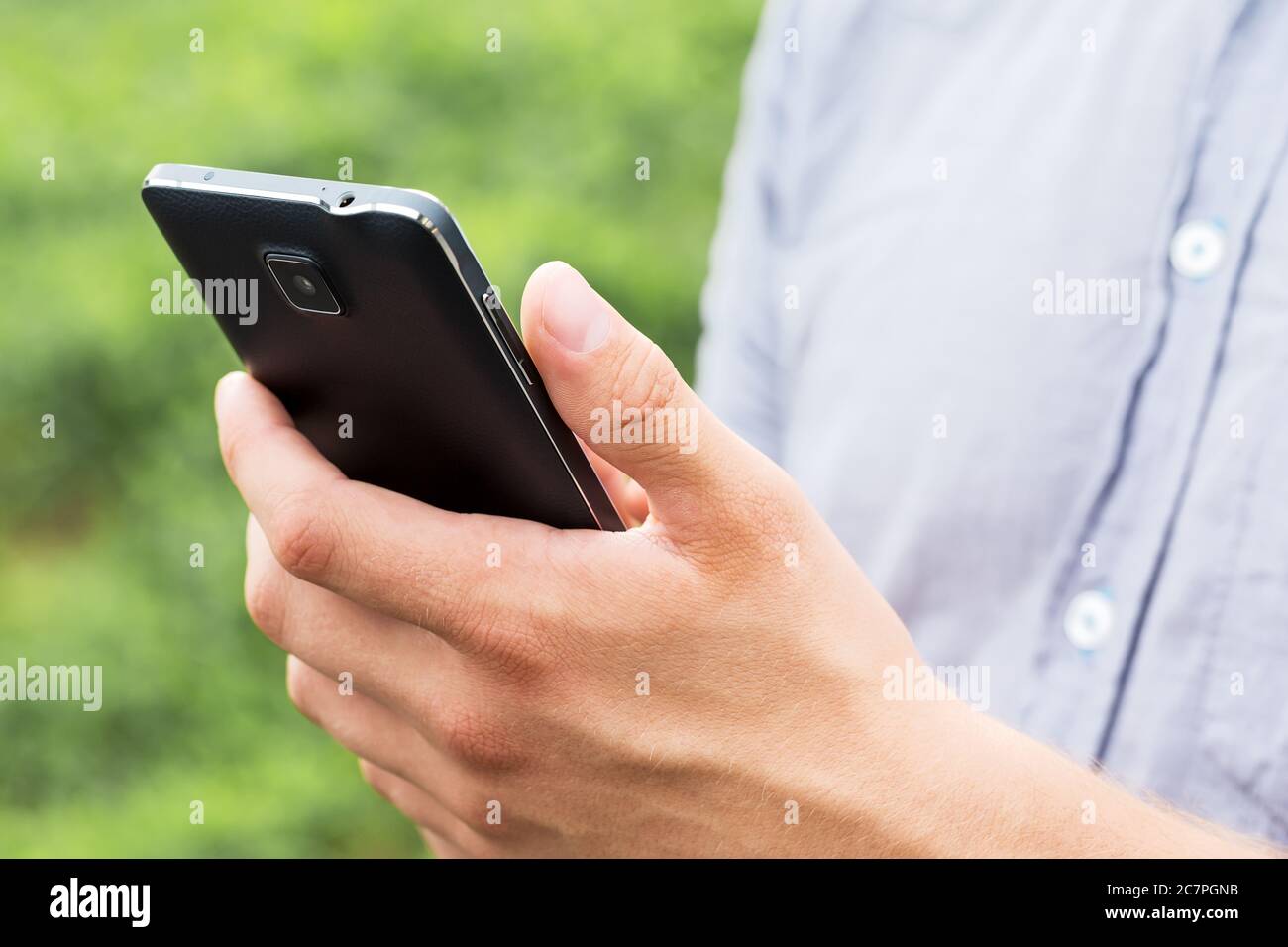 Outdoor phone call hi-res stock photography and images - Alamy