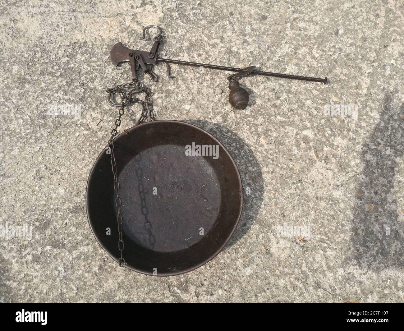 Roman steelyard hi-res stock photography and images - Alamy