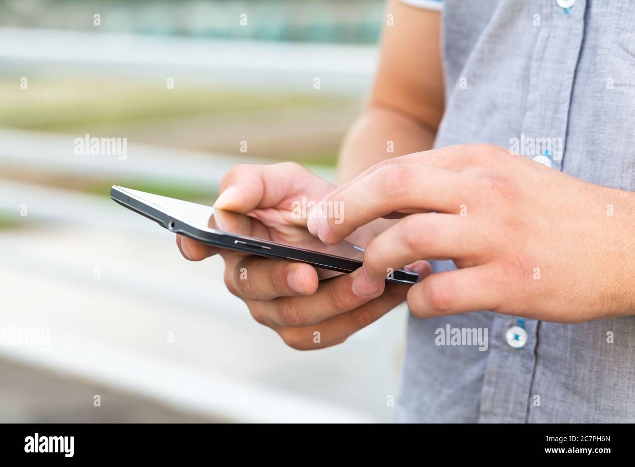 Business man walking outdoor hi-res stock photography and images - Alamy