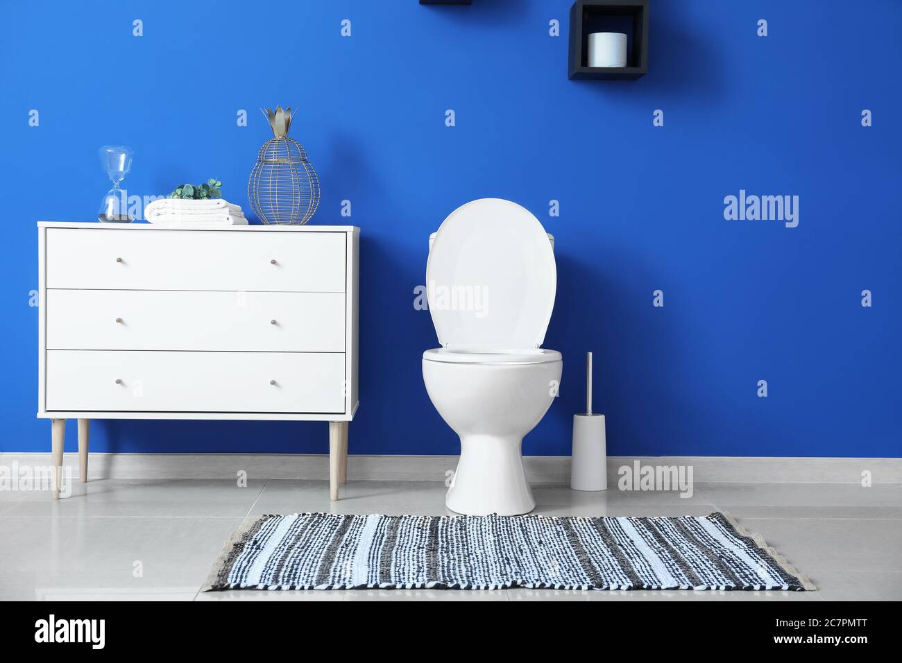 Interior of modern clean bathroom Stock Photo - Alamy