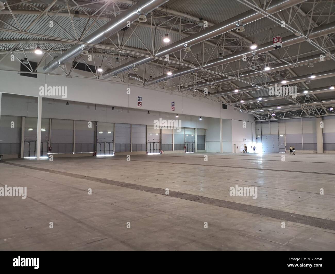 modern empty exhibition hall Stock Photo - Alamy
