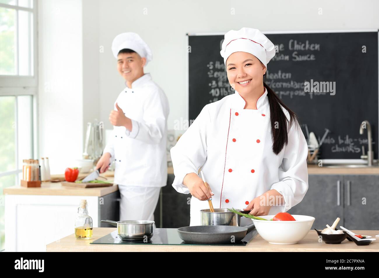 Asian chefs hi-res stock photography and images - Alamy