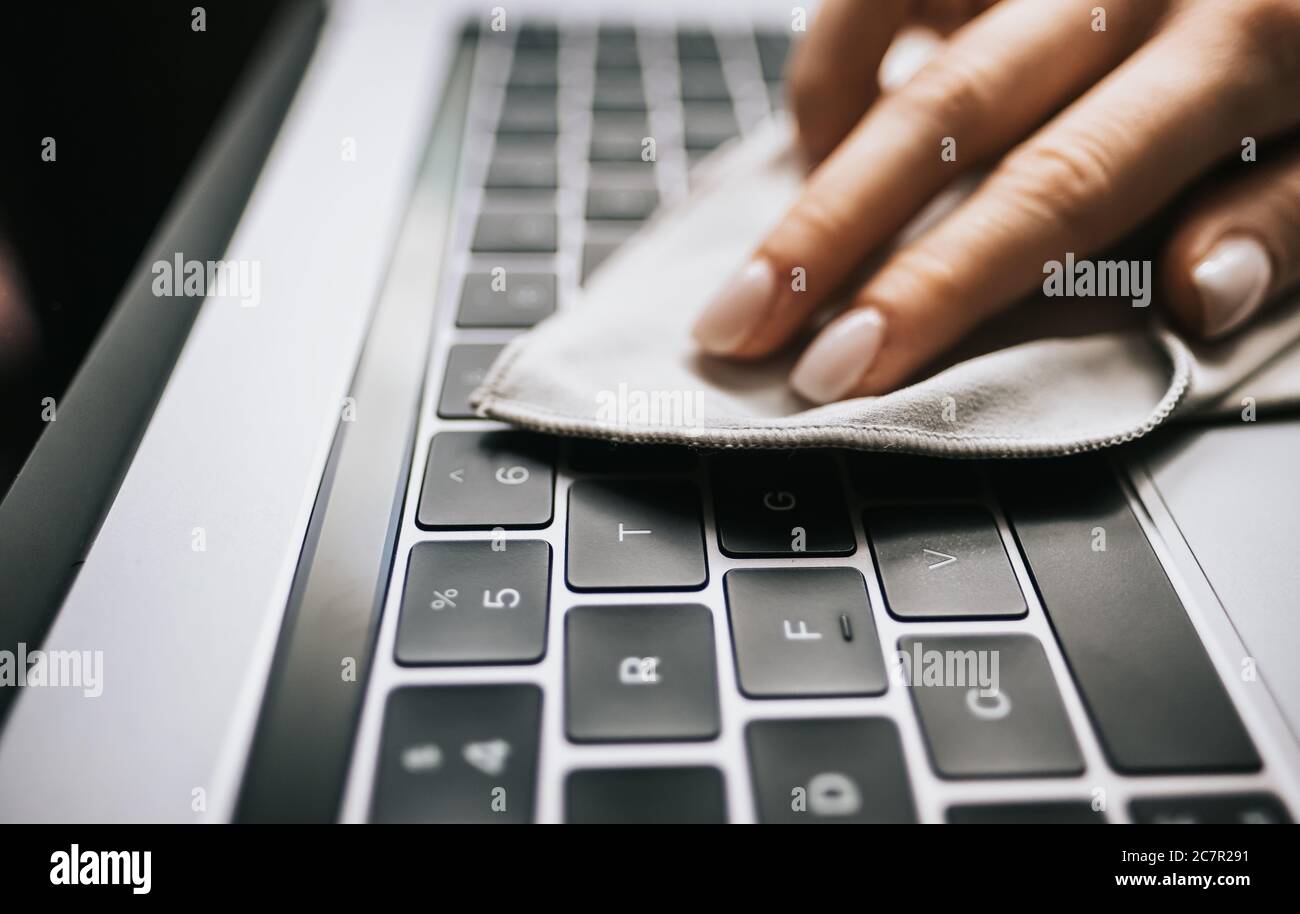 Cleaning computer keys hi-res stock photography and images - Alamy