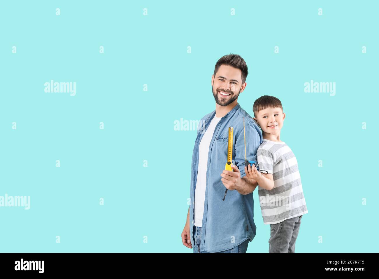 Child using tape measure hi-res stock photography and images - Alamy