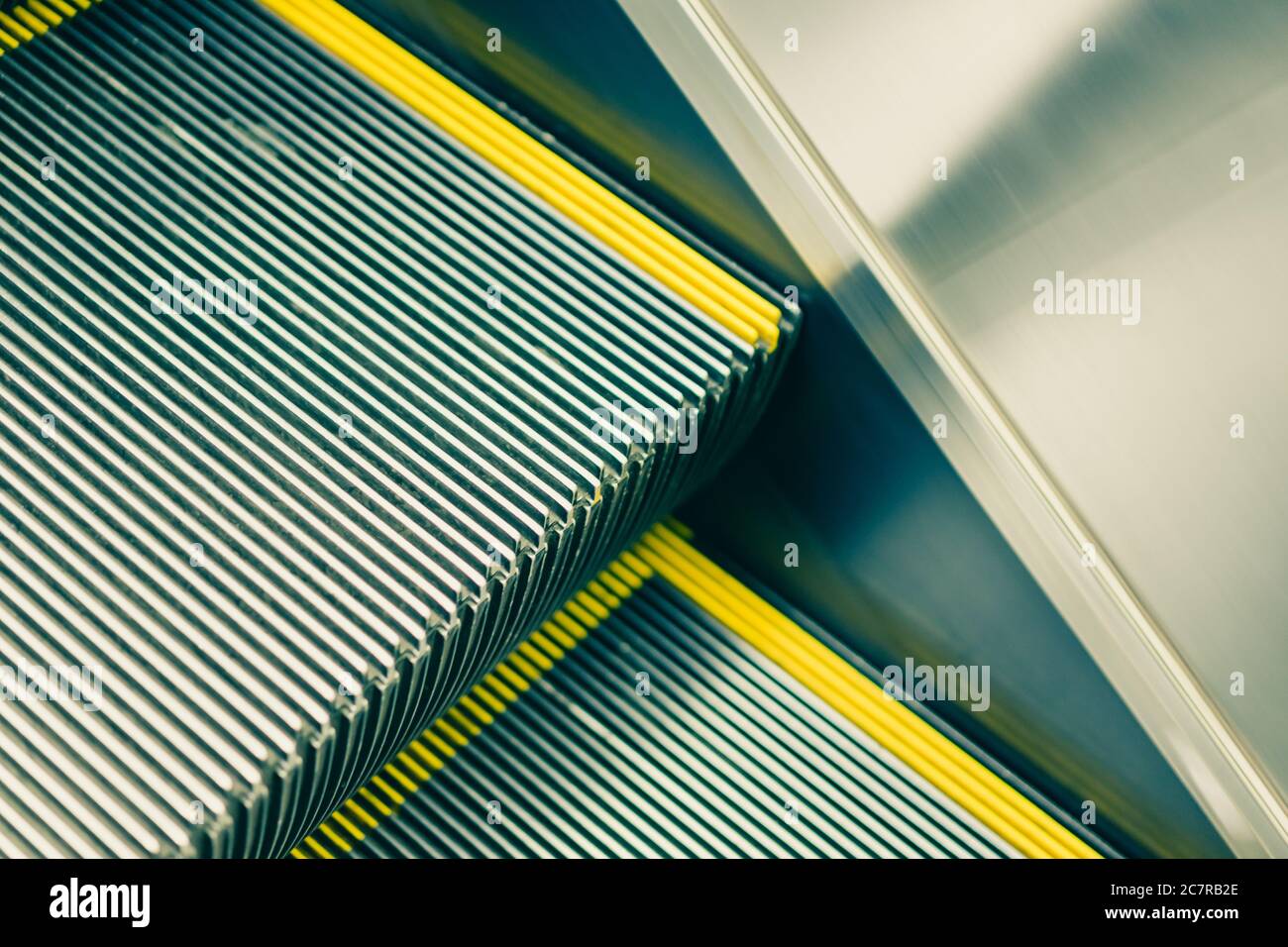 Escalator step pattern hi-res stock photography and images - Alamy