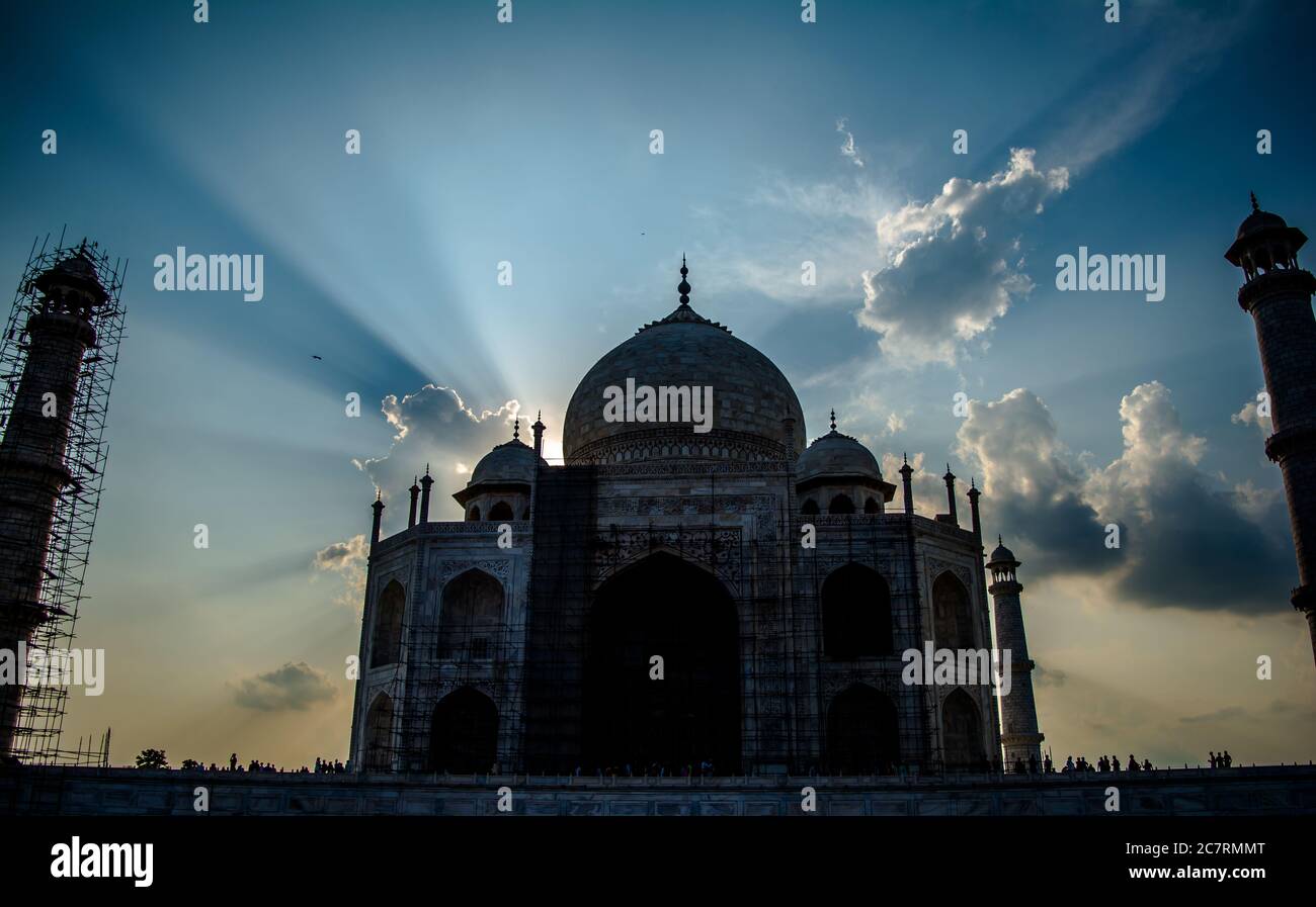 Taj mahal 1631 mausoleum hi-res stock photography and images - Alamy