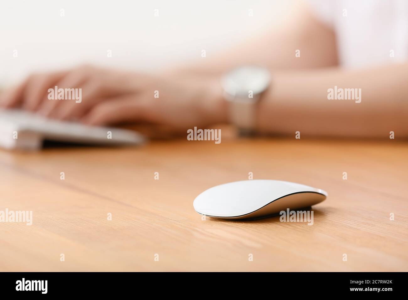 Computer mice and hands hi-res stock photography and images - Alamy