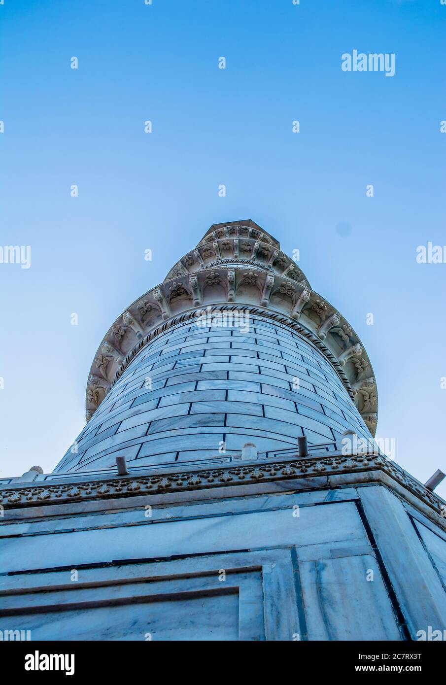 The Grate Taj Mahal of India was commissioned by Shah Jahan in 1631 ...