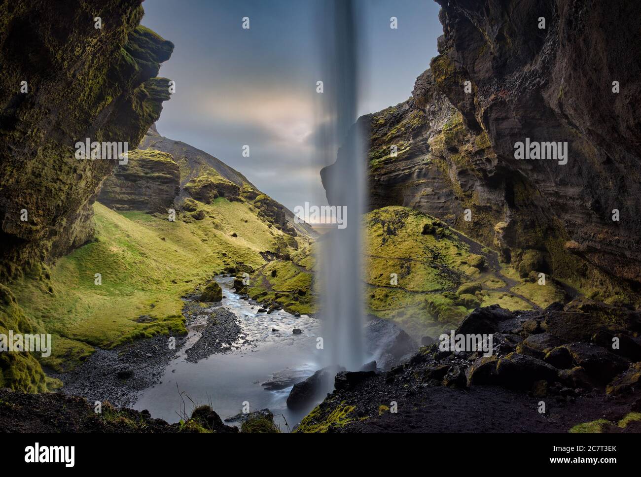 Small cave waterfall hi-res stock photography and images - Alamy