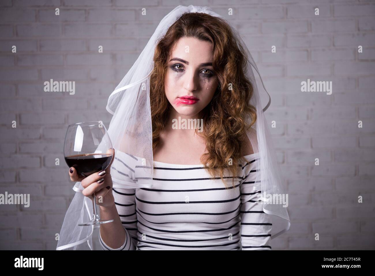 Bride crying hi-res stock photography and images - Alamy