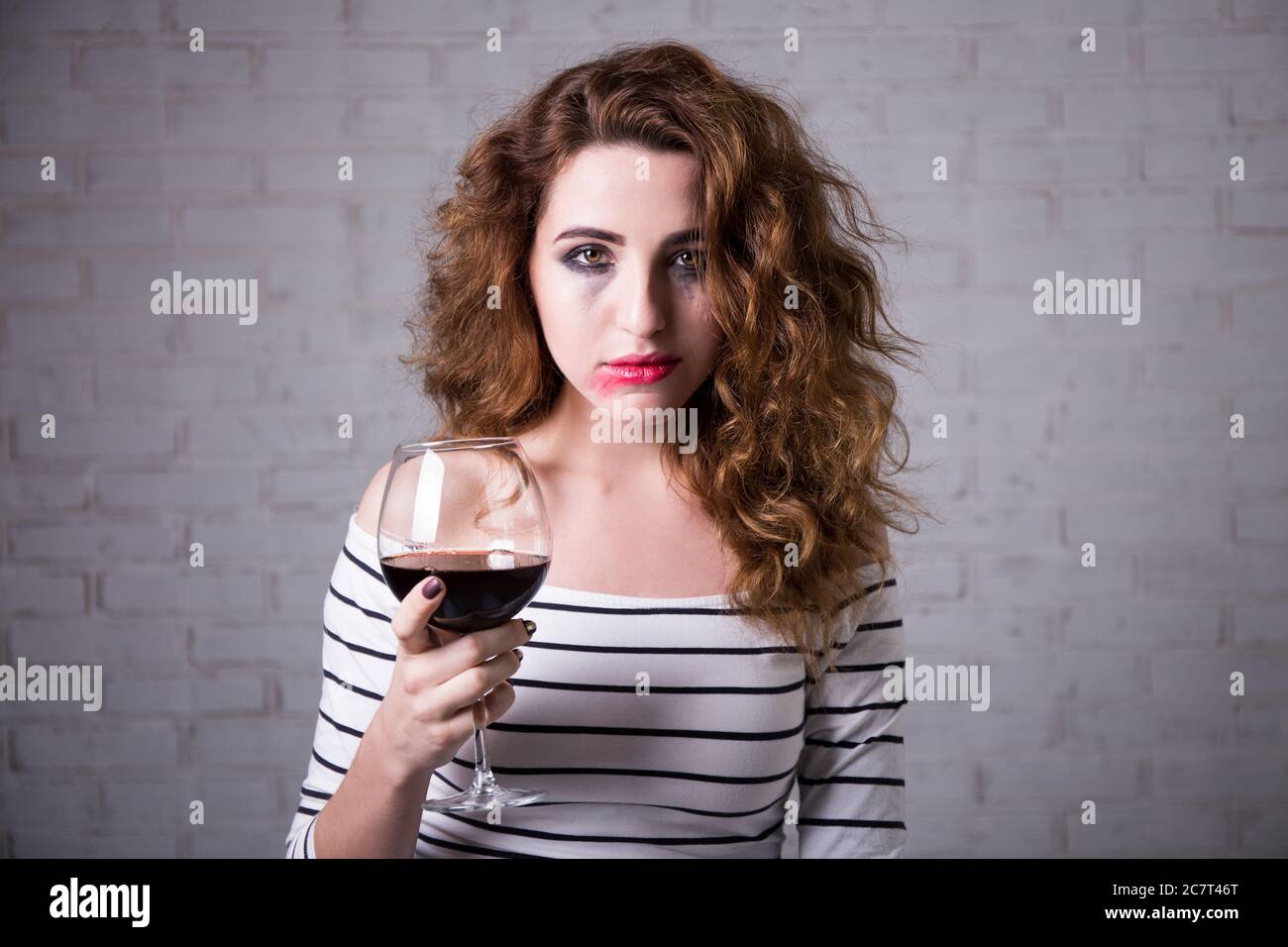 Red wine woman crying hi-res stock photography and images - Alamy