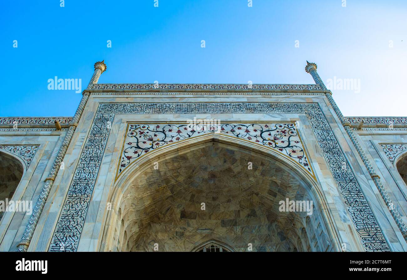 The Grate Taj Mahal of India was commissioned by Shah Jahan in 1631 ...