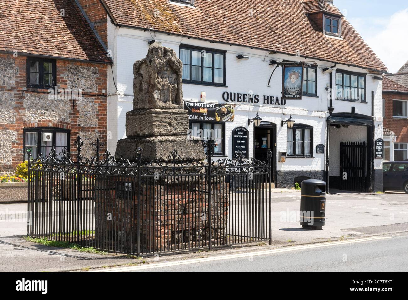 Ludgershall Cross in the main street of Ludgershall, the surviving part ...