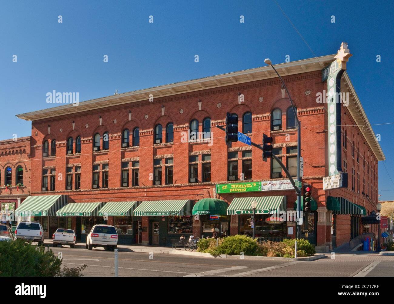 Courthouse plaza hi-res stock photography and images - Alamy