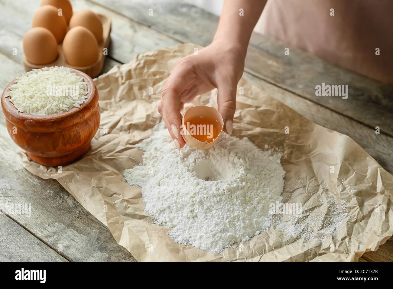 Chinese paper making traditional hi-res stock photography and images ...