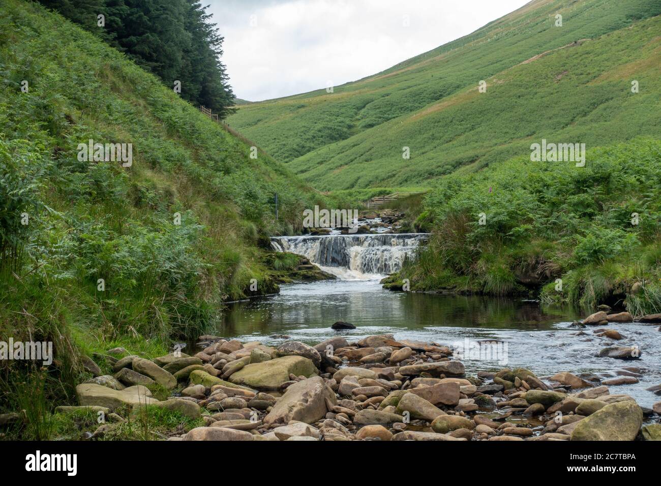 Alport castles peak district national hi-res stock photography and ...