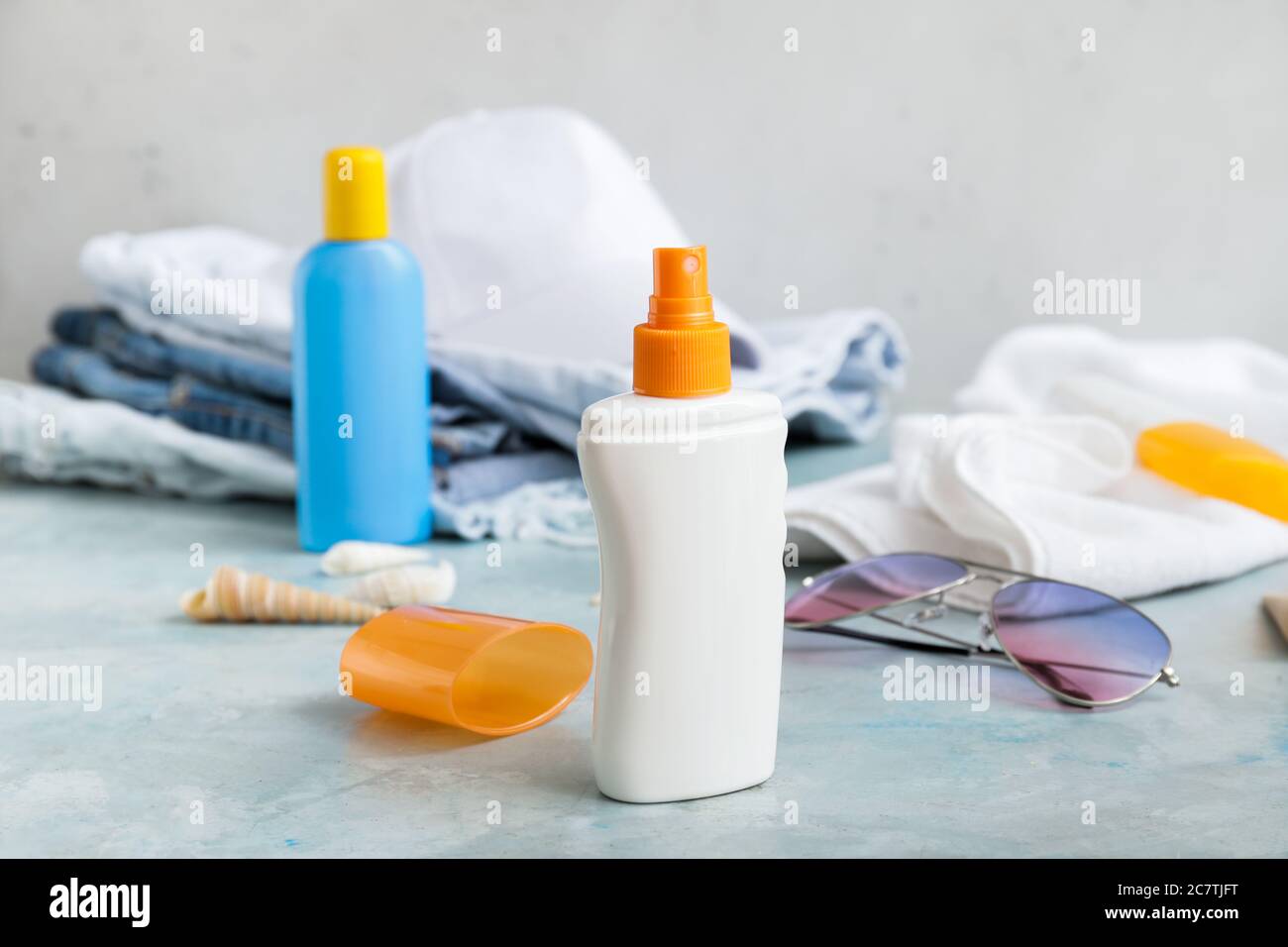 Uv protection clothes hi-res stock photography and images - Alamy