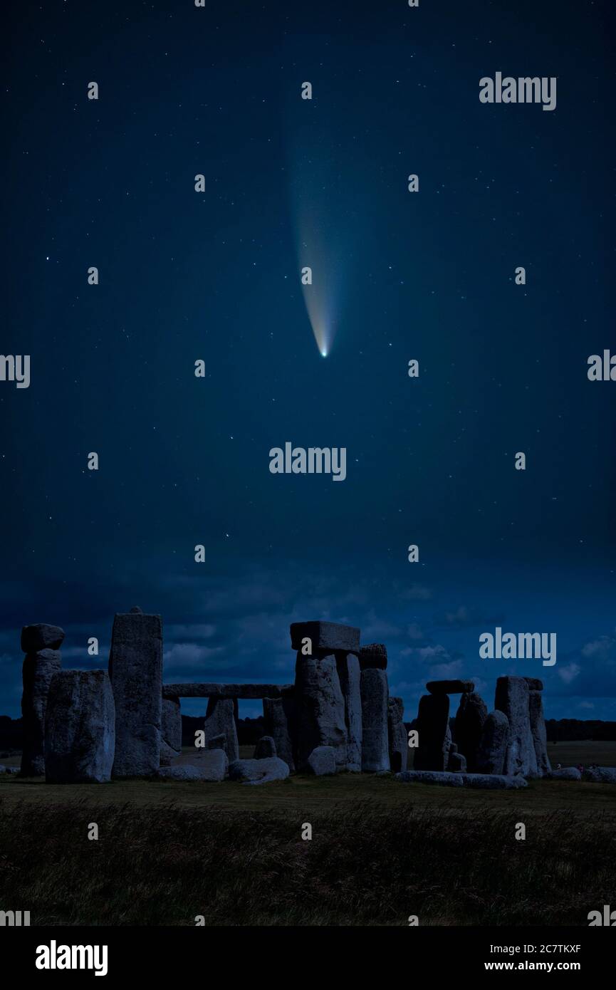 Neowise comet stonehenge hi-res stock photography and images - Alamy