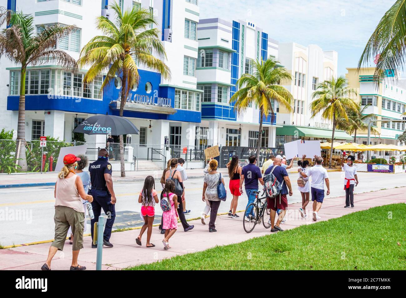 Blm black lives hi-res stock photography and images - Alamy