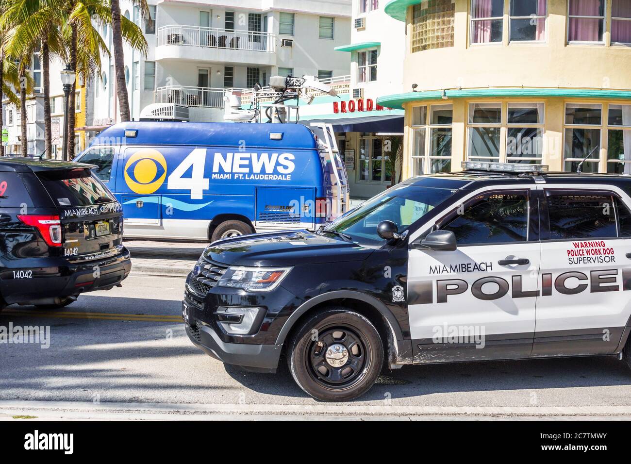 Tv news vehicle hi-res stock photography and images - Alamy