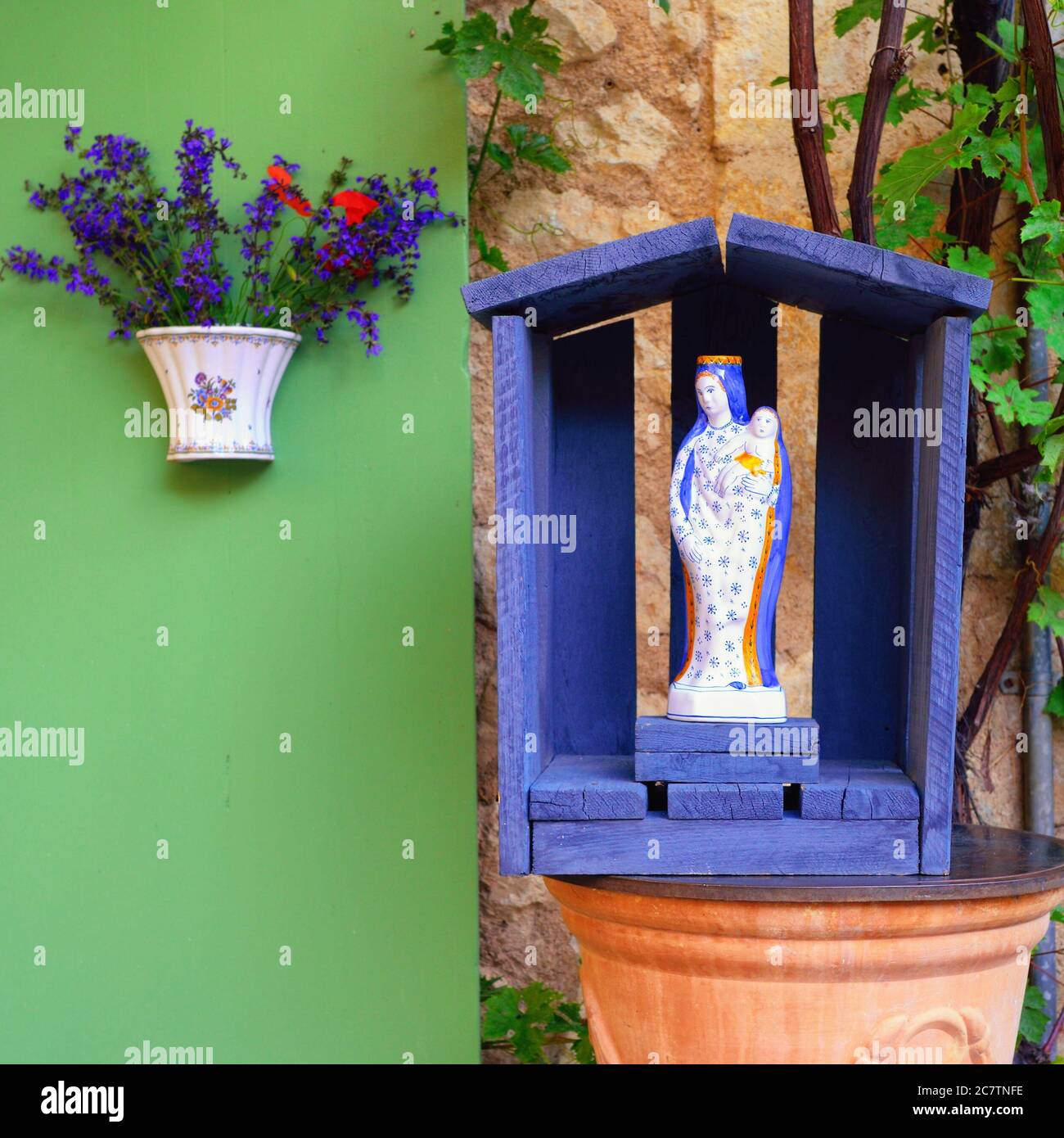 Moustiers sainte marie ceramic hi-res stock photography and images - Alamy