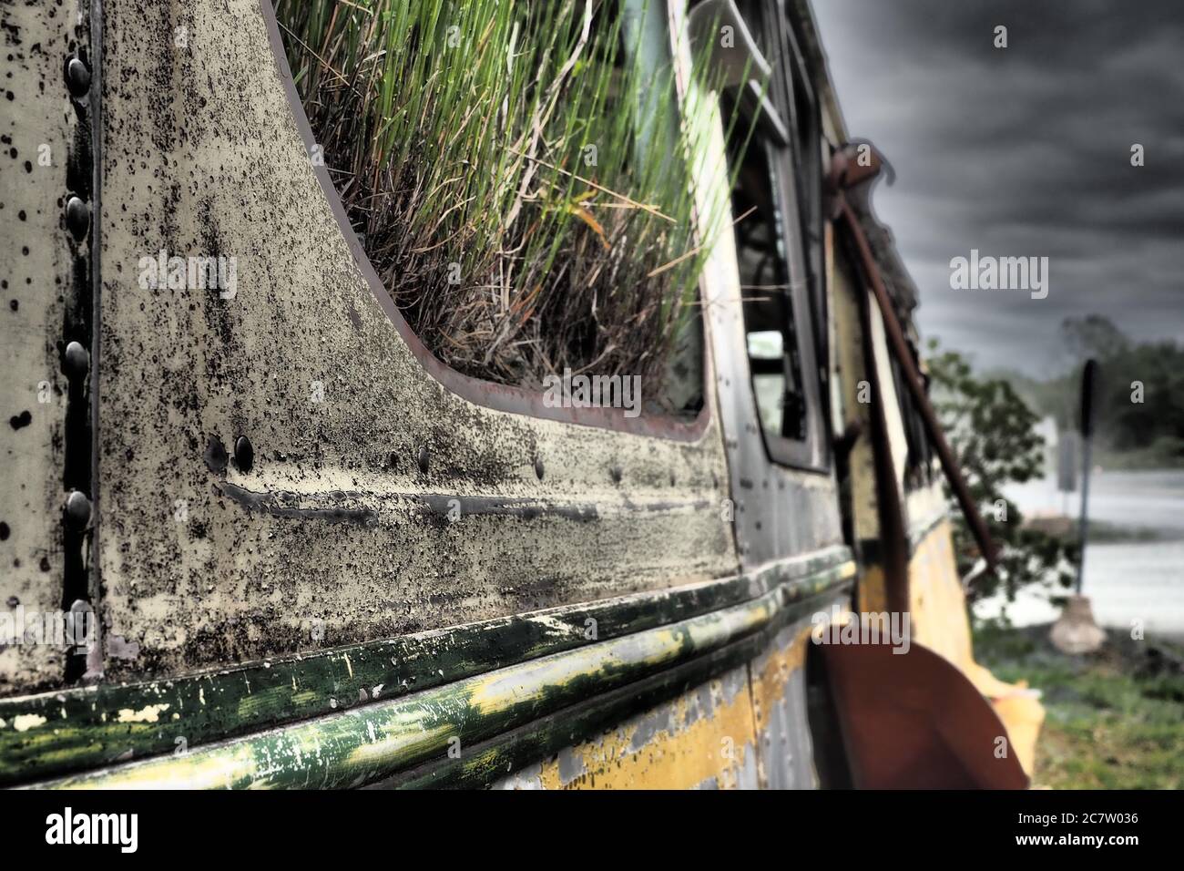 Rusty old bus wrecked hi-res stock photography and images - Alamy