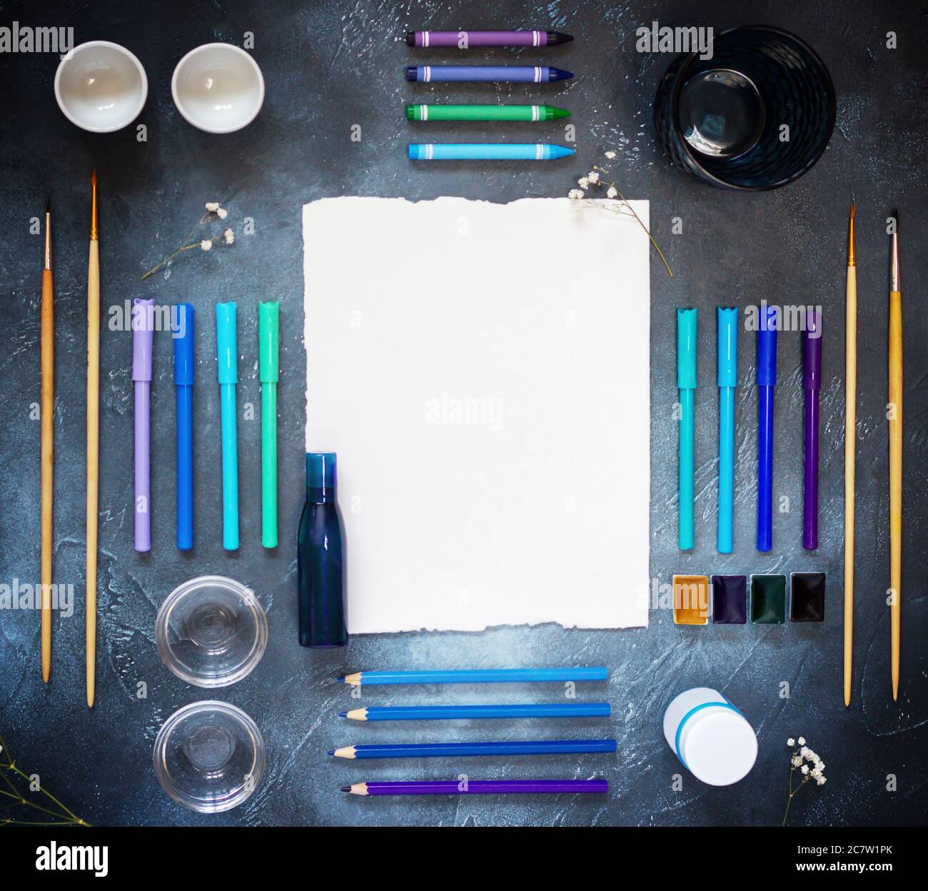 Blank drawing paper hi-res stock photography and images - Alamy