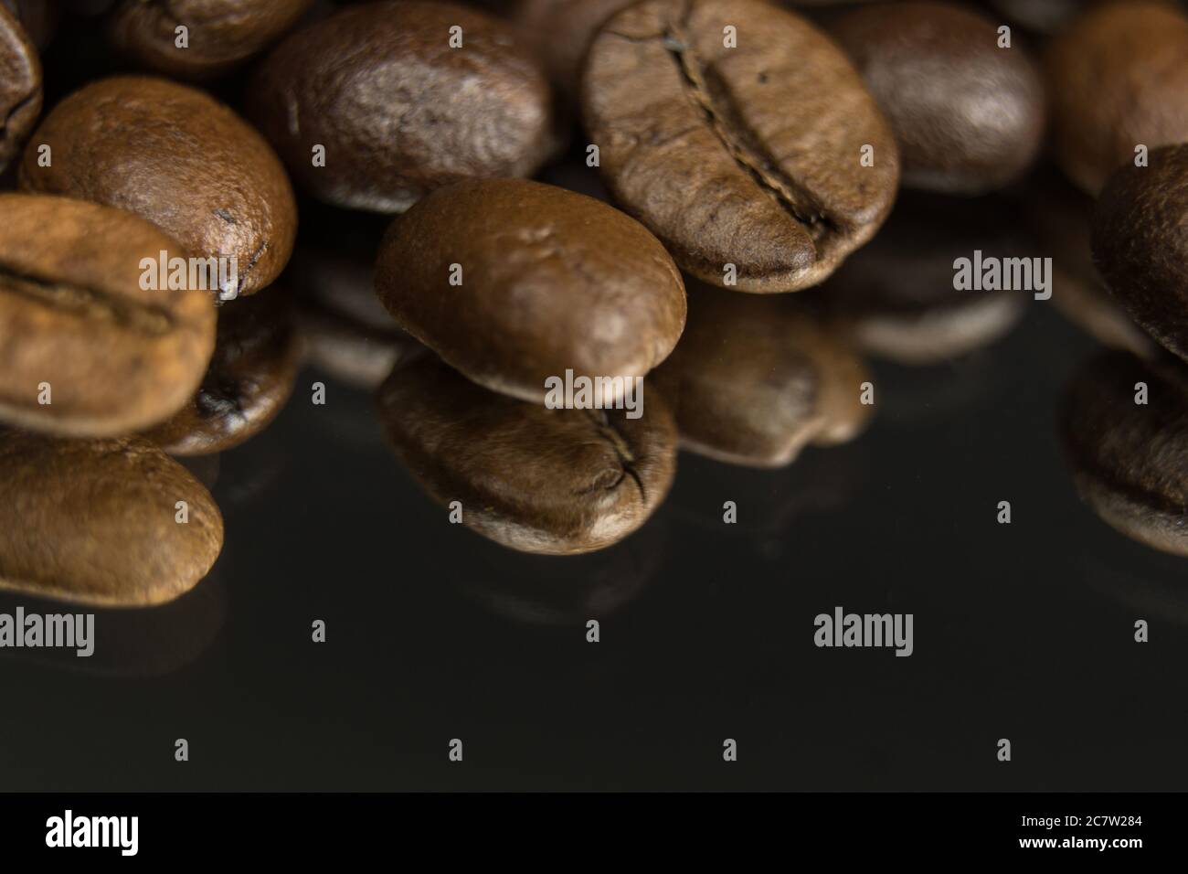 coffee beansFragrant fried coffee beans close-up coffee beans Stock ...
